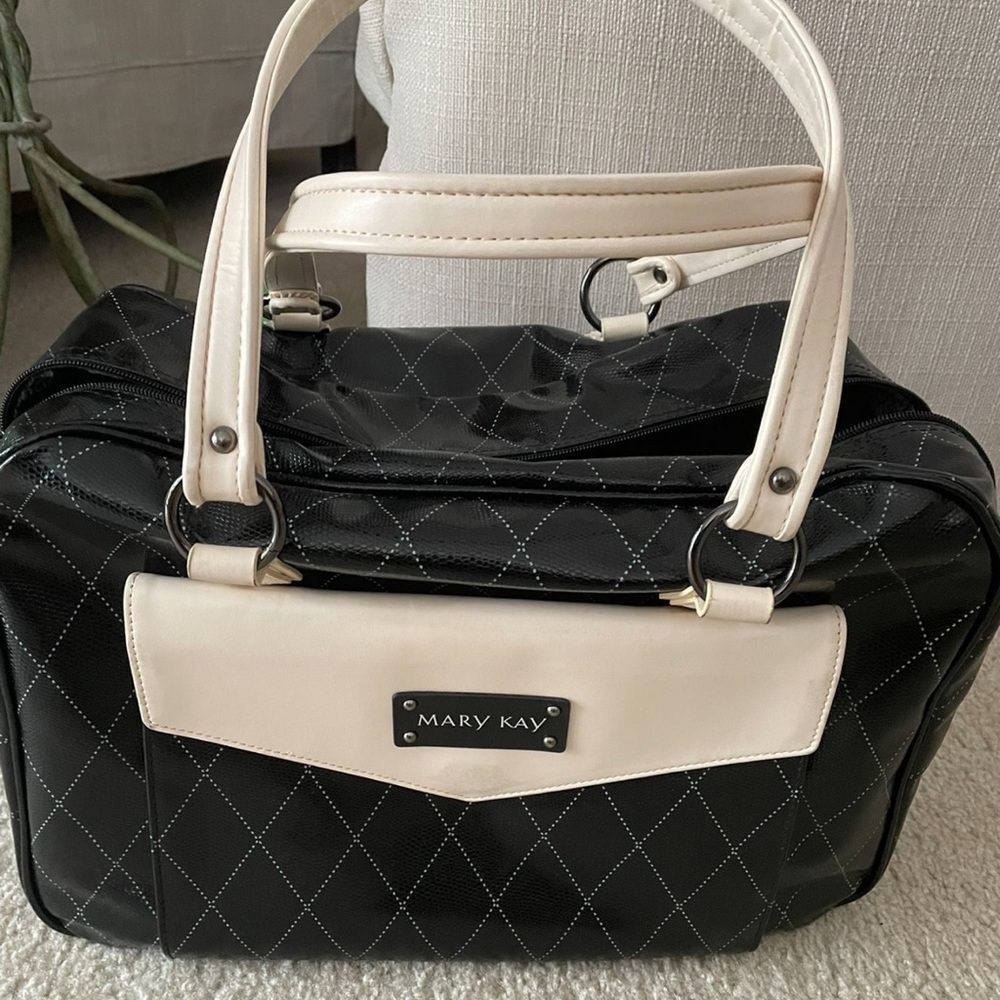 Mary Kay Vintage 1980’s/90’s Black And Ivory, Mary Kay - Gem